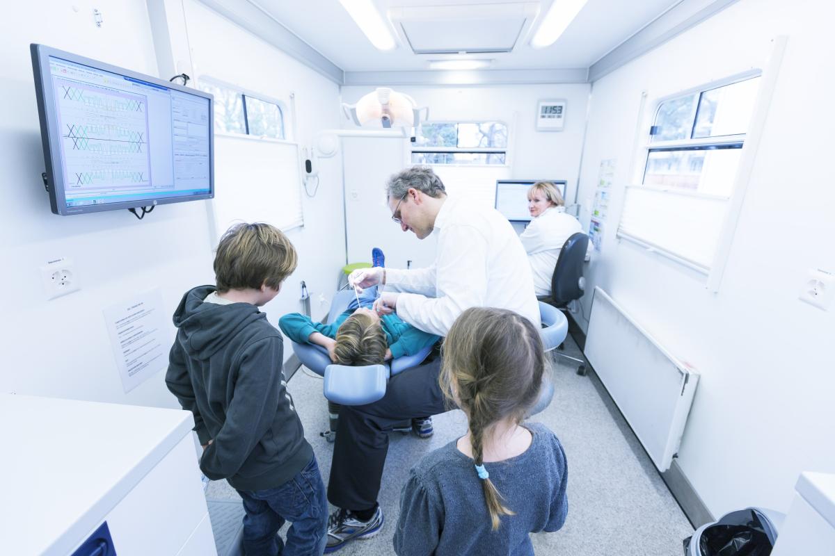 UZB Basel | Allgemeine Kinder- und Jugendzahnmedizin | Schulzahnklinik